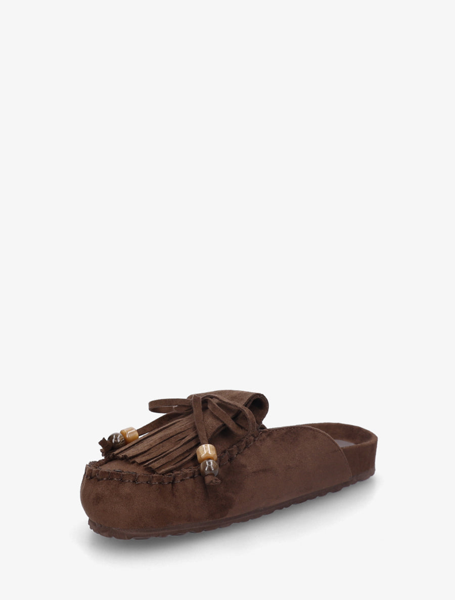 Mules frangées en suédine - Marron | Inspee